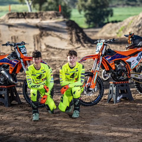 Fotoshoot met Gyan Doensen en de Racestore KTM Factory Rookies ...