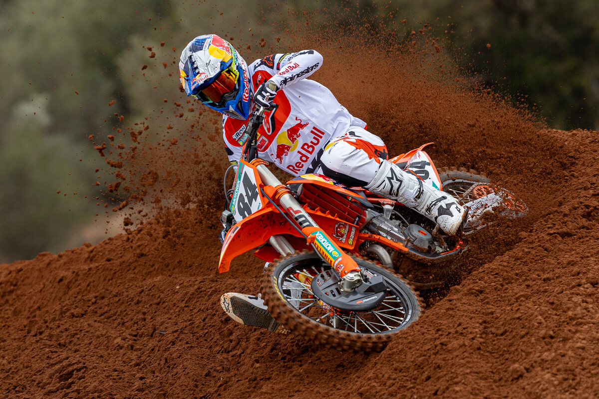 Achter de schermen bij de fotoshoot van Red Bull KTM - Motocrossplanet