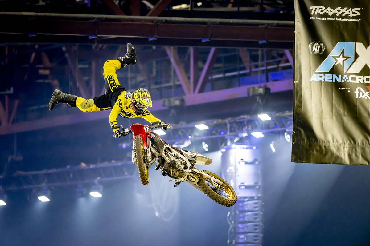 Arenacross Races to London! - Motocrossplanet