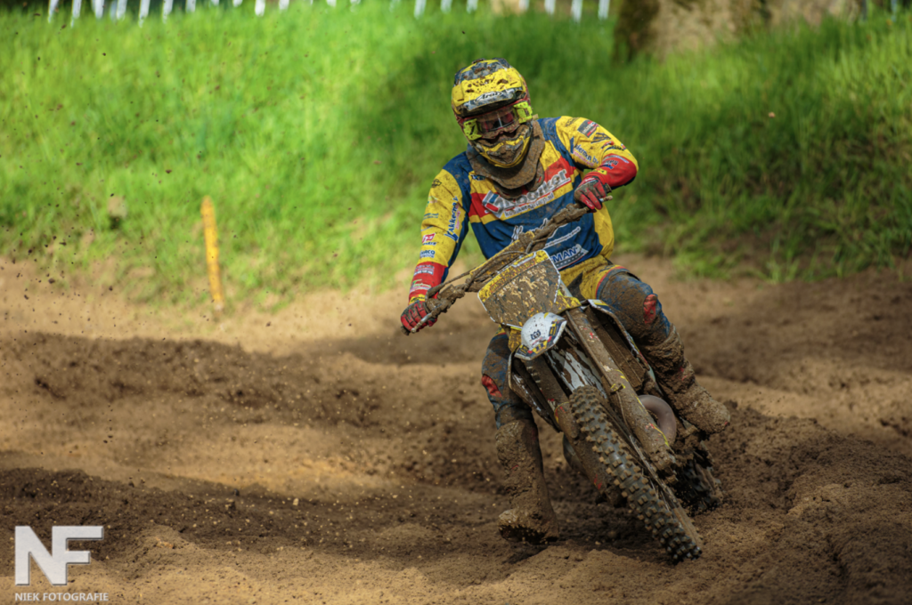 Timmerman en Gils in de top 20 in NK Marum - Motocrossplanet