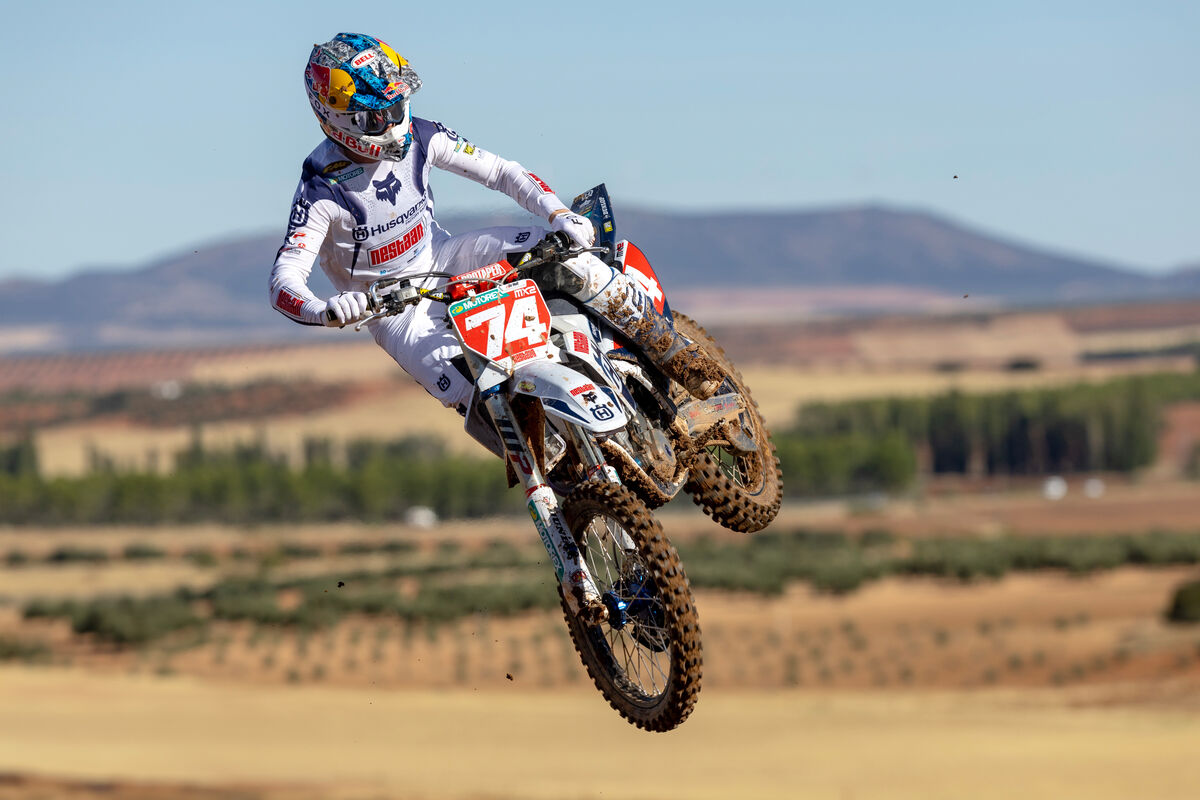 Kay de Wolf aan de start in Hawkstone Park - Motocrossplanet