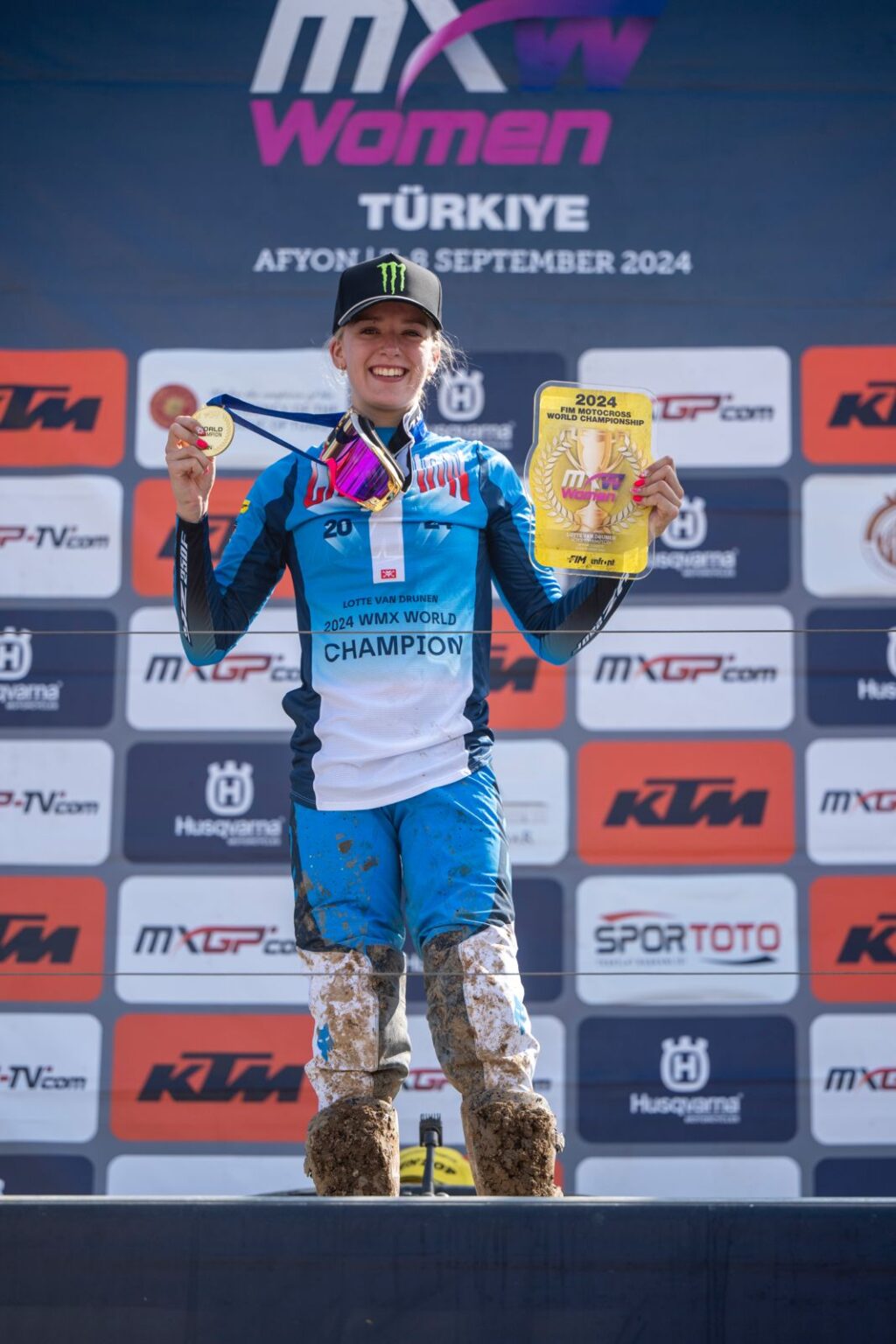 Lotte van Drunen wereldkampioen dames - Motocrossplanet