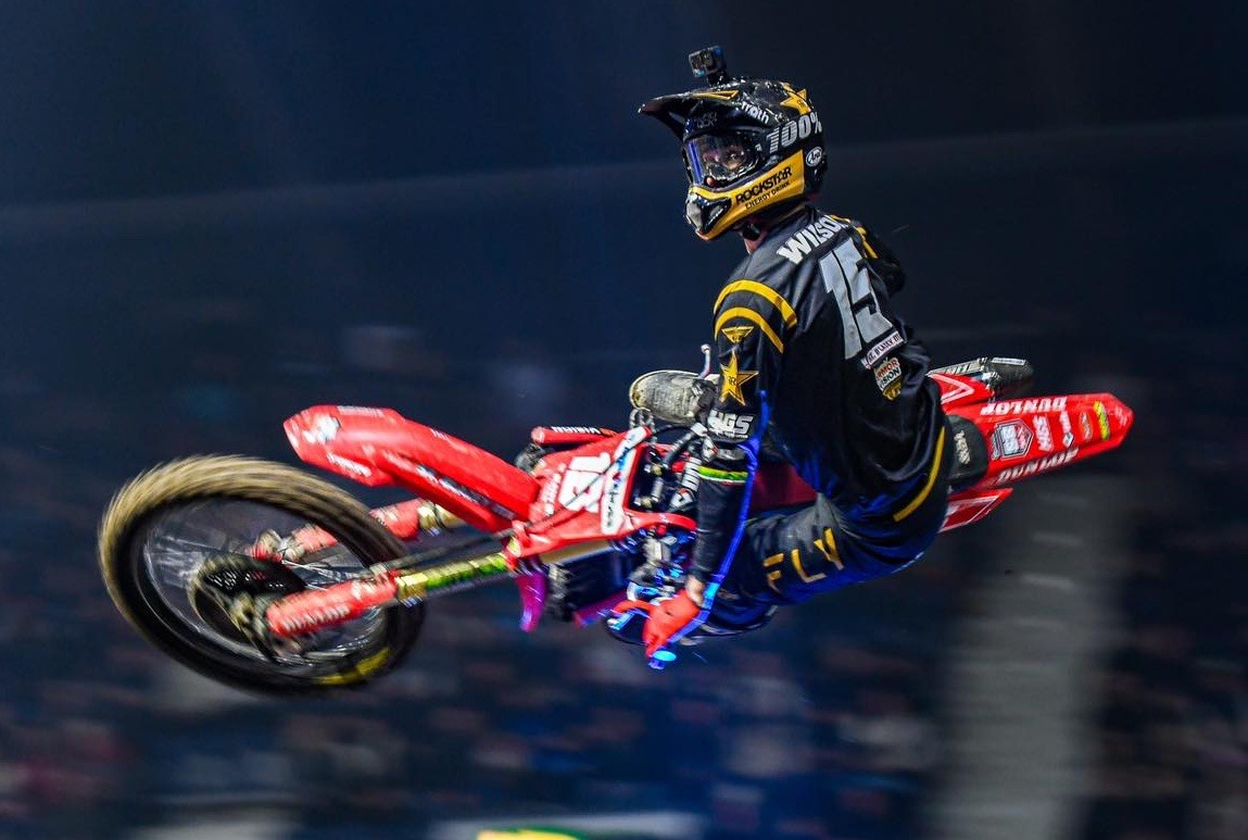 Wilson wint eerste avond in Belfast - Motocrossplanet