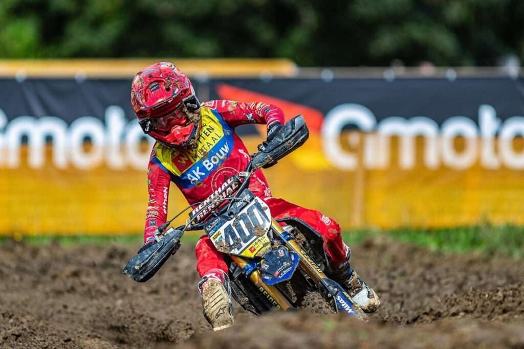 Twee gebroken ruggenwervels voor Kenzo Jaspers - Motocrossplanet