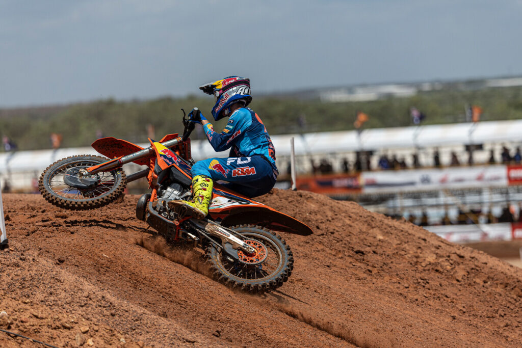 Lucas Coenen wint eerste manche, Romain Febvre Wereldkampioen ...