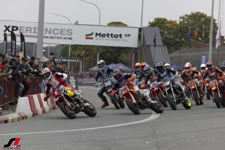 Superbiker: Marc-Reiner Schmidt behaalt zijn achtste overwinning in ...