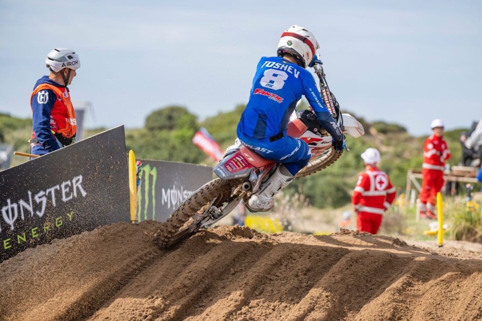AIT Racing verlengd contract met Vencislav Toshev - Motocrossplanet