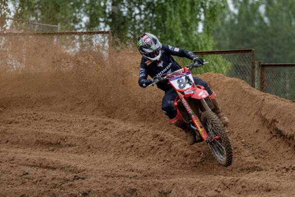 Jeffrey Herlings wint beide manches Brits Kampioenschap Monster ...